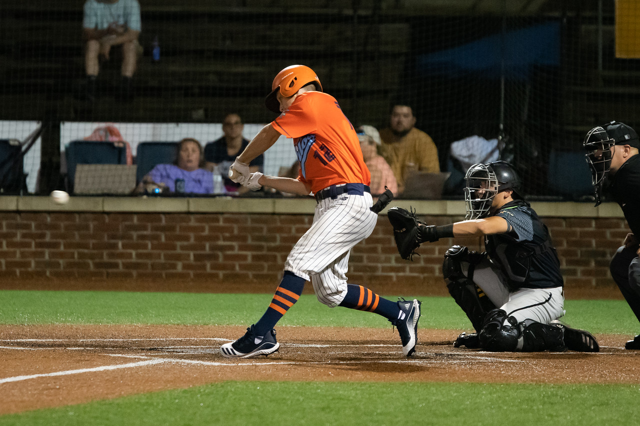 Pilots capitalize on free passes in five-run eighth, tie franchise ...